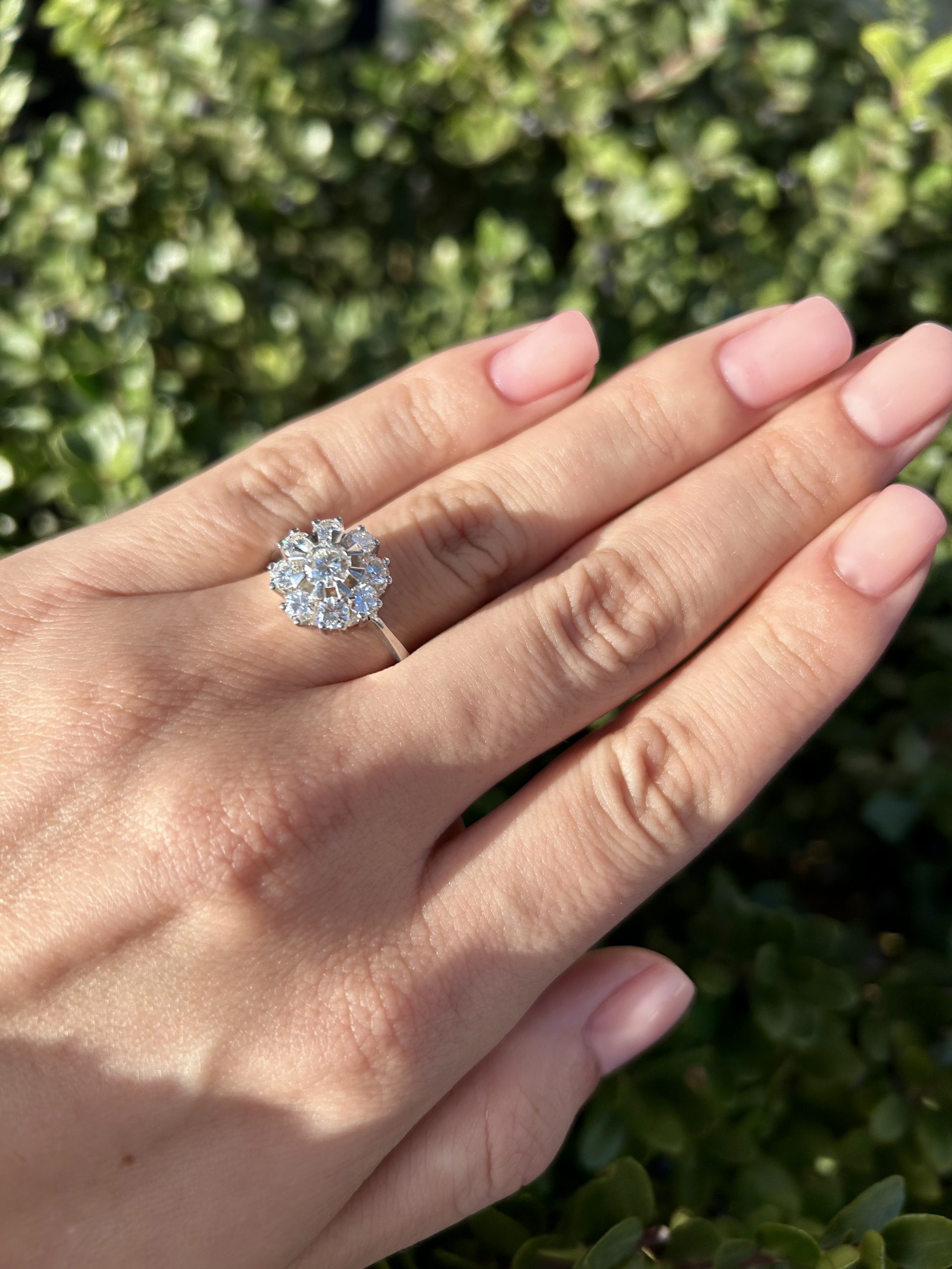 "White flower" - Weißgold Ring mit Brillanten - Juwelier Steiger ...